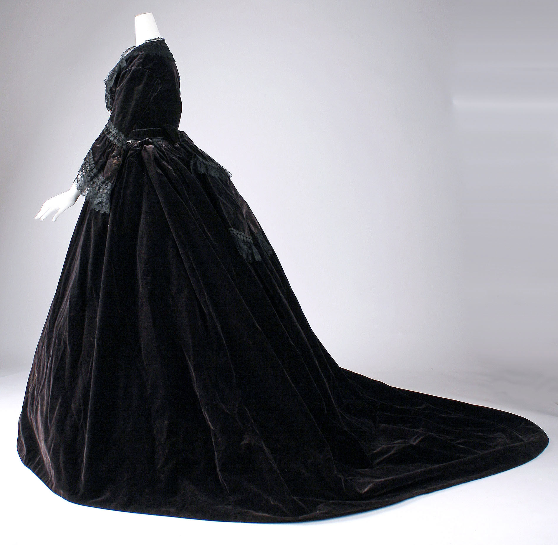 Dress | French | The Metropolitan Museum of Art