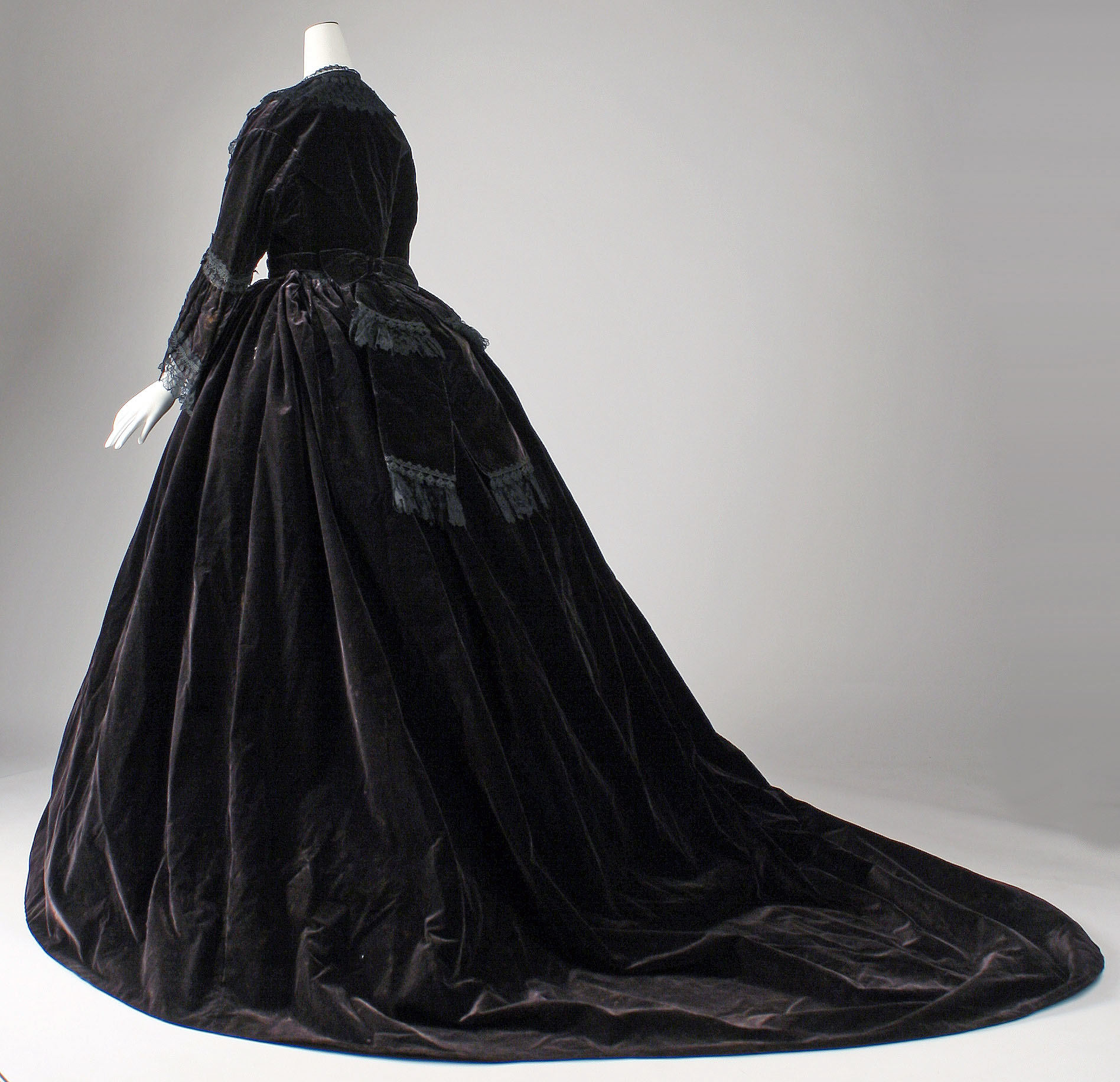 Dress | French | The Metropolitan Museum of Art