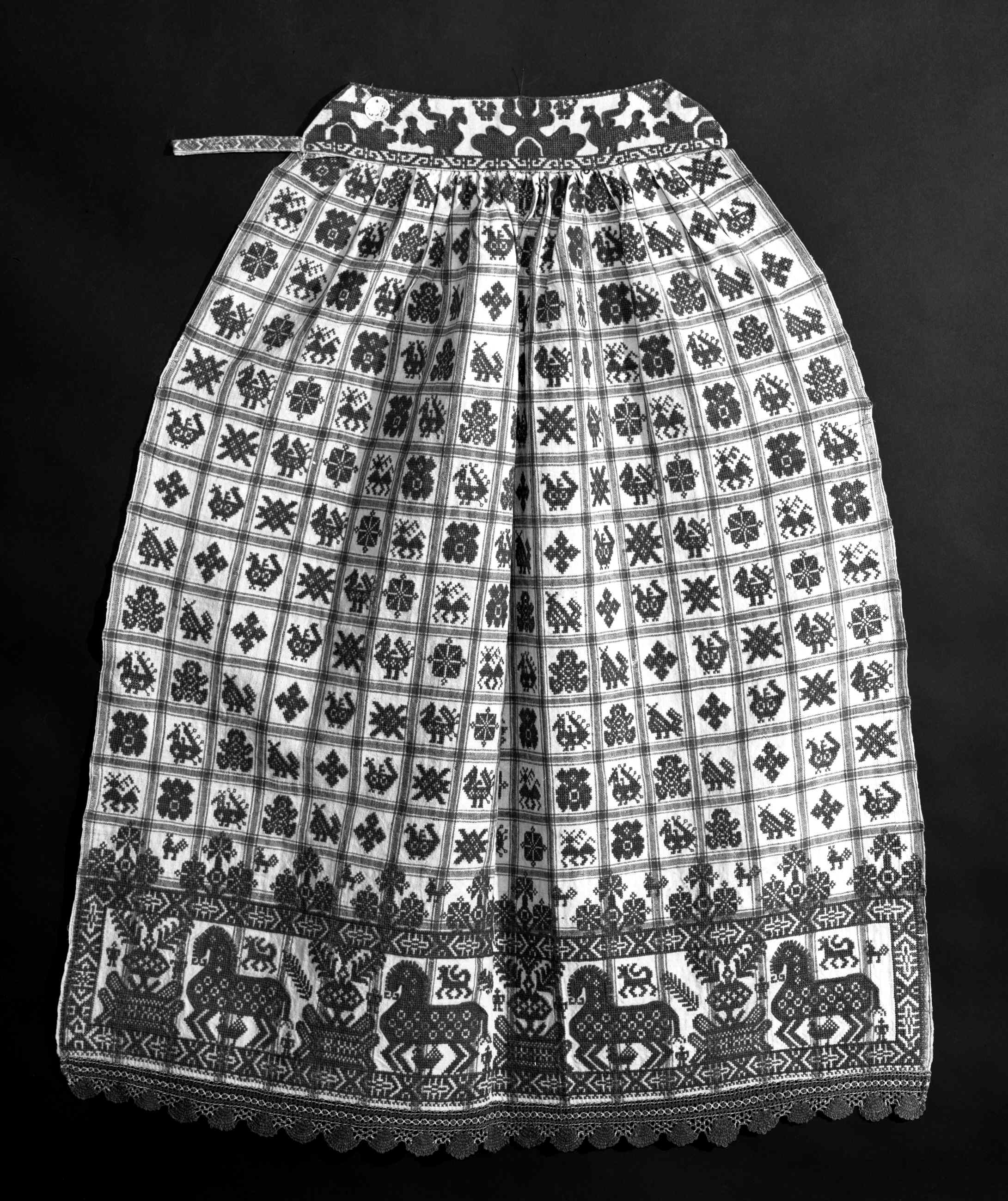 Apron | Russian | The Metropolitan Museum of Art