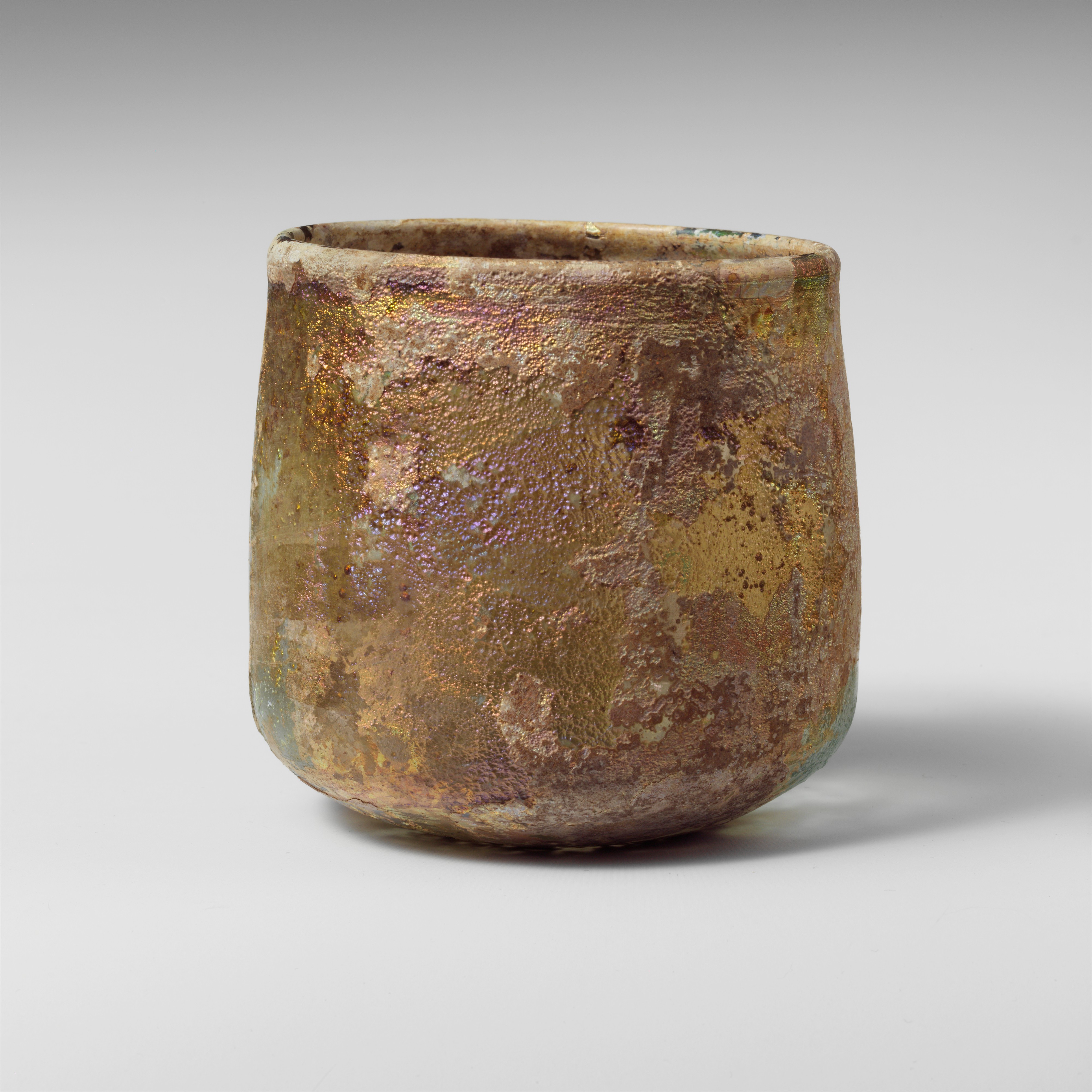 Glass beaker | Roman | Mid Imperial | The Metropolitan Museum of Art